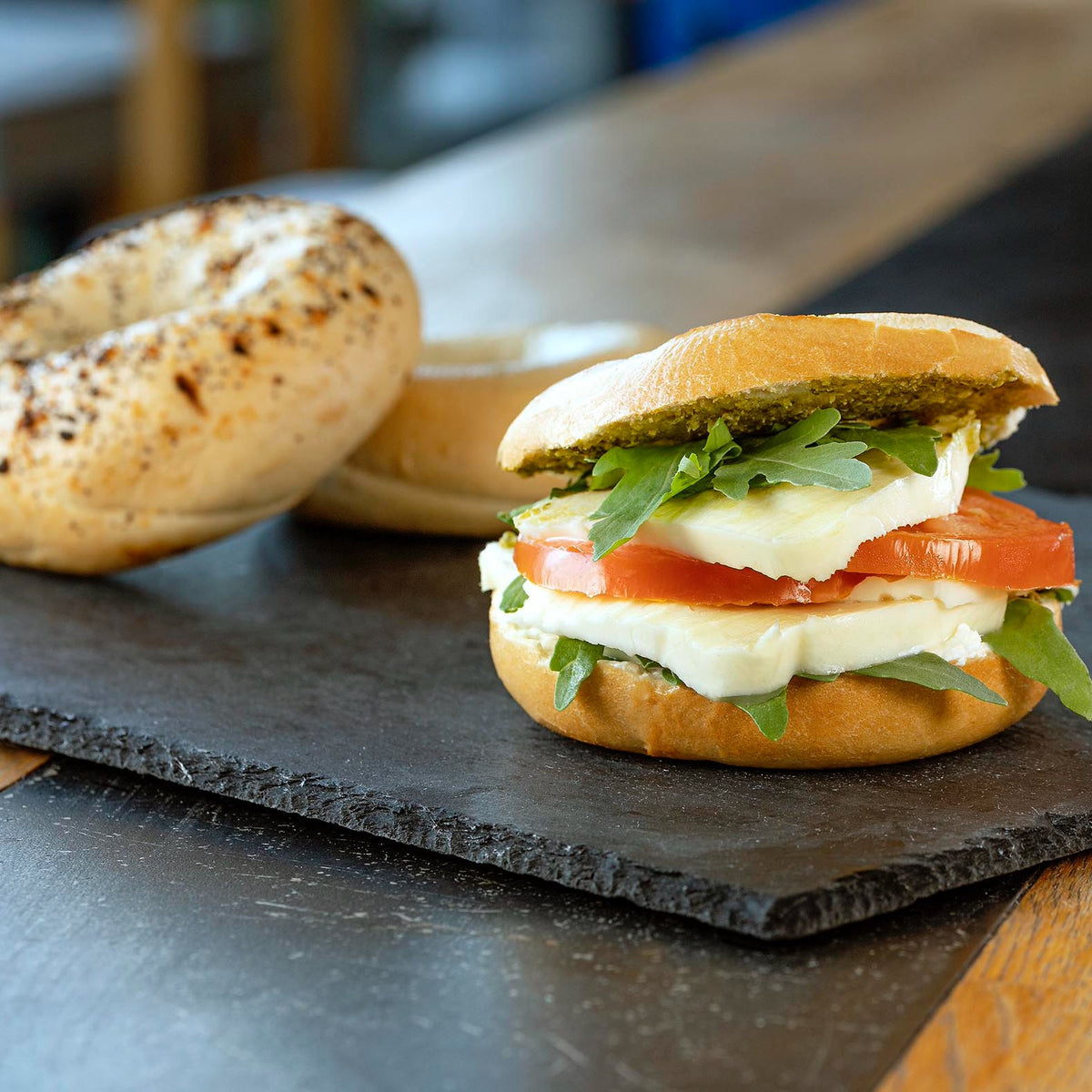 Bagels mit Fleisch, Fisch, Gemüse und Vegan für Dein Event - FINN Wien ...